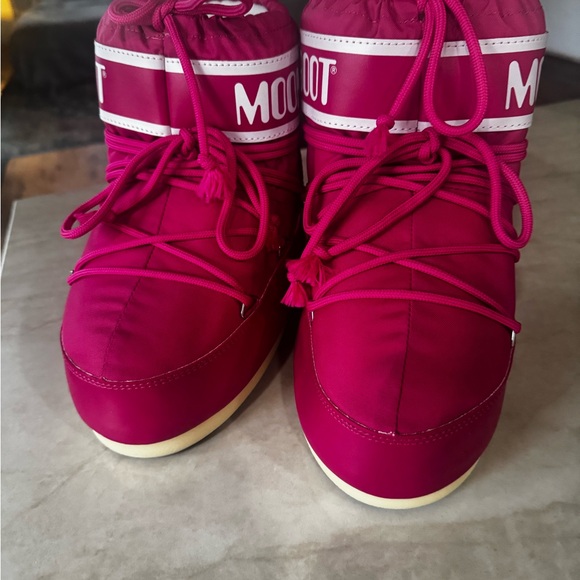 Moon Boot | Shoes | Moon Boot Hot Pink Low Boot | Poshmark